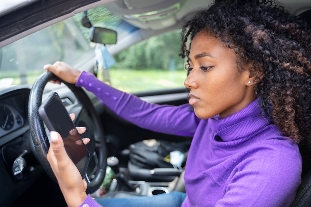 Distracted Driving and Personal Injury Claims in Florida - The Law Place